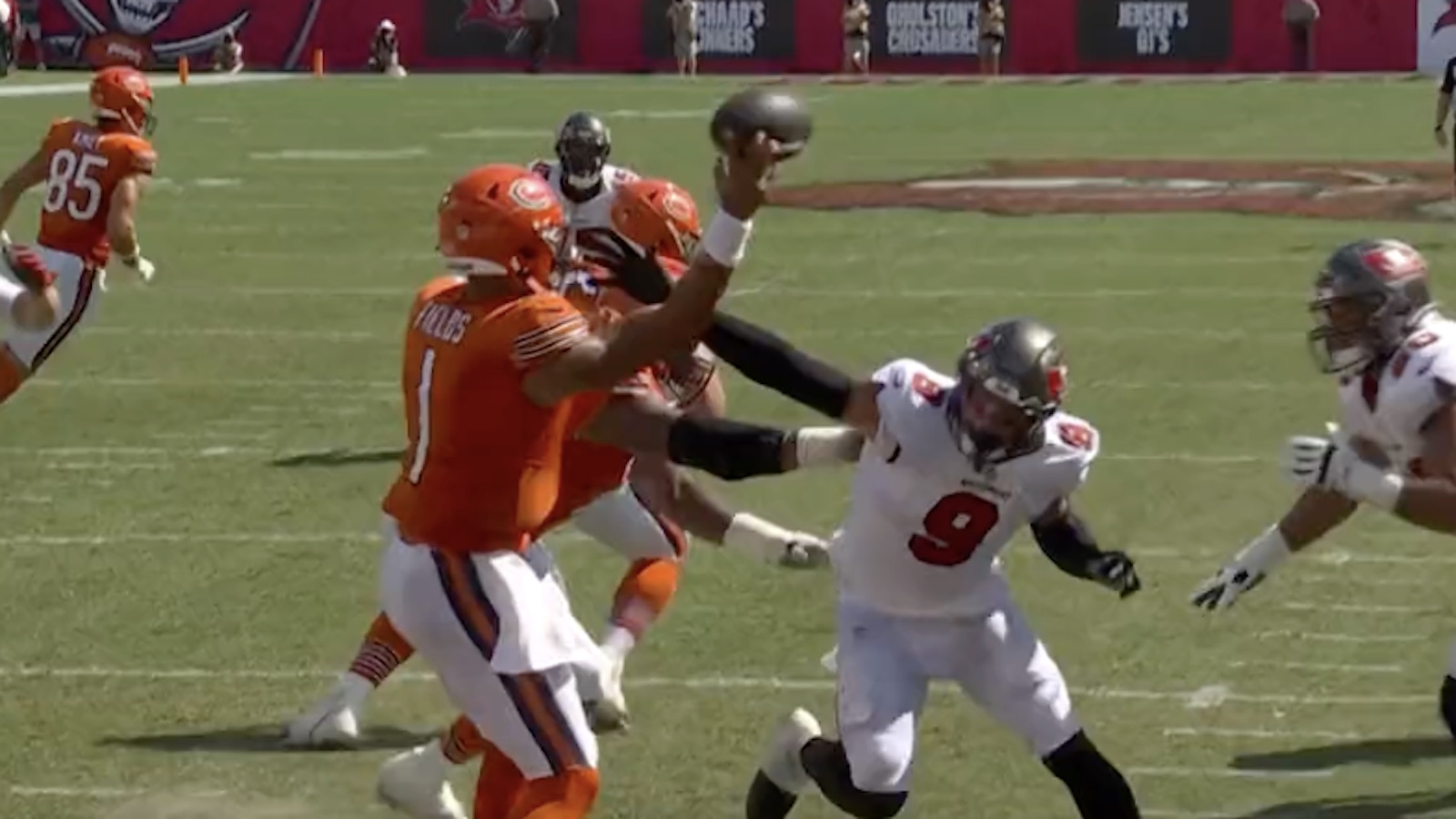 FIELDING ERRORS: Justin Fields’s terrible start to the 2023 NFL ...